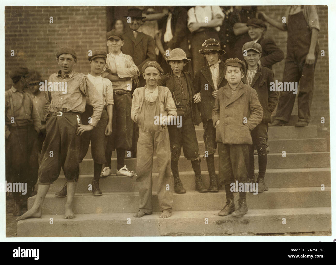 Noon thirty hi-res stock photography and images - Alamy