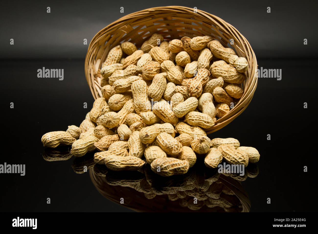roasted ground-nut close up Stock Photo - Alamy