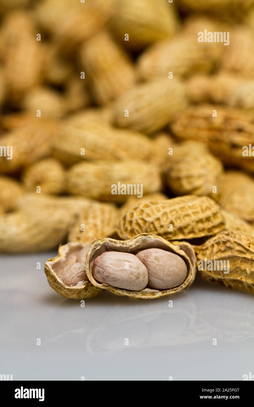 roasted ground-nut close up Stock Photo - Alamy