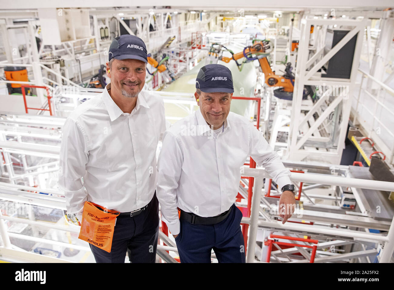 Hamburg, Germany. 01st Oct, 2019. Michael Schöllhorn (l), Chief ...