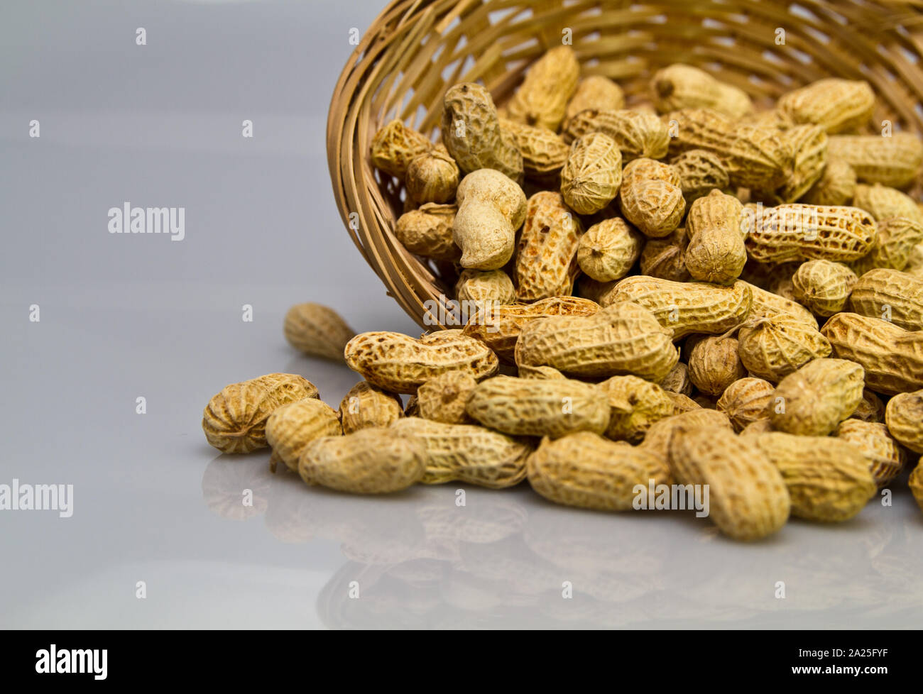 roasted ground-nut close up Stock Photo - Alamy