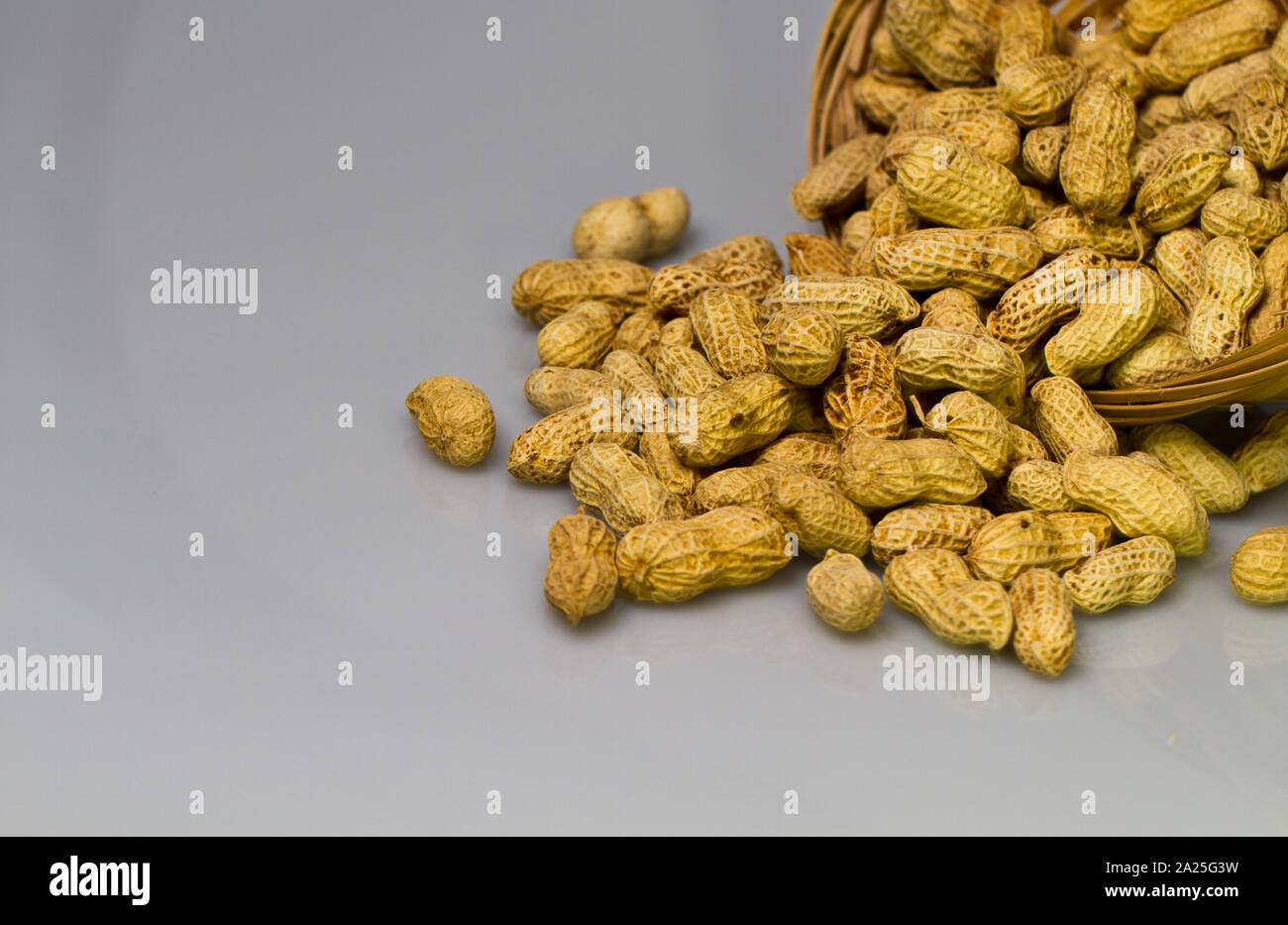 roasted ground-nut close up Stock Photo - Alamy