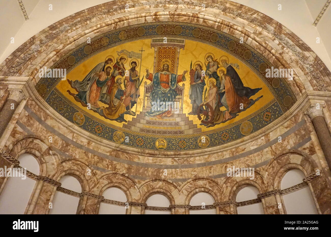 Luton hoo estate in bedfordshire hi-res stock photography and images ...