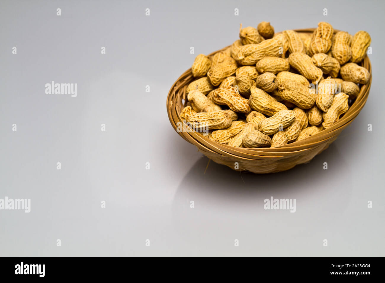 roasted ground-nut close up Stock Photo - Alamy