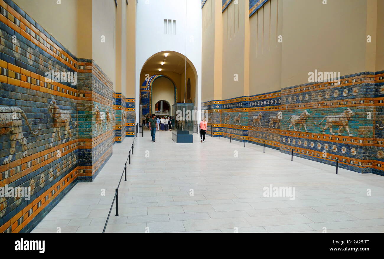 Processional way hi-res stock photography and images - Alamy