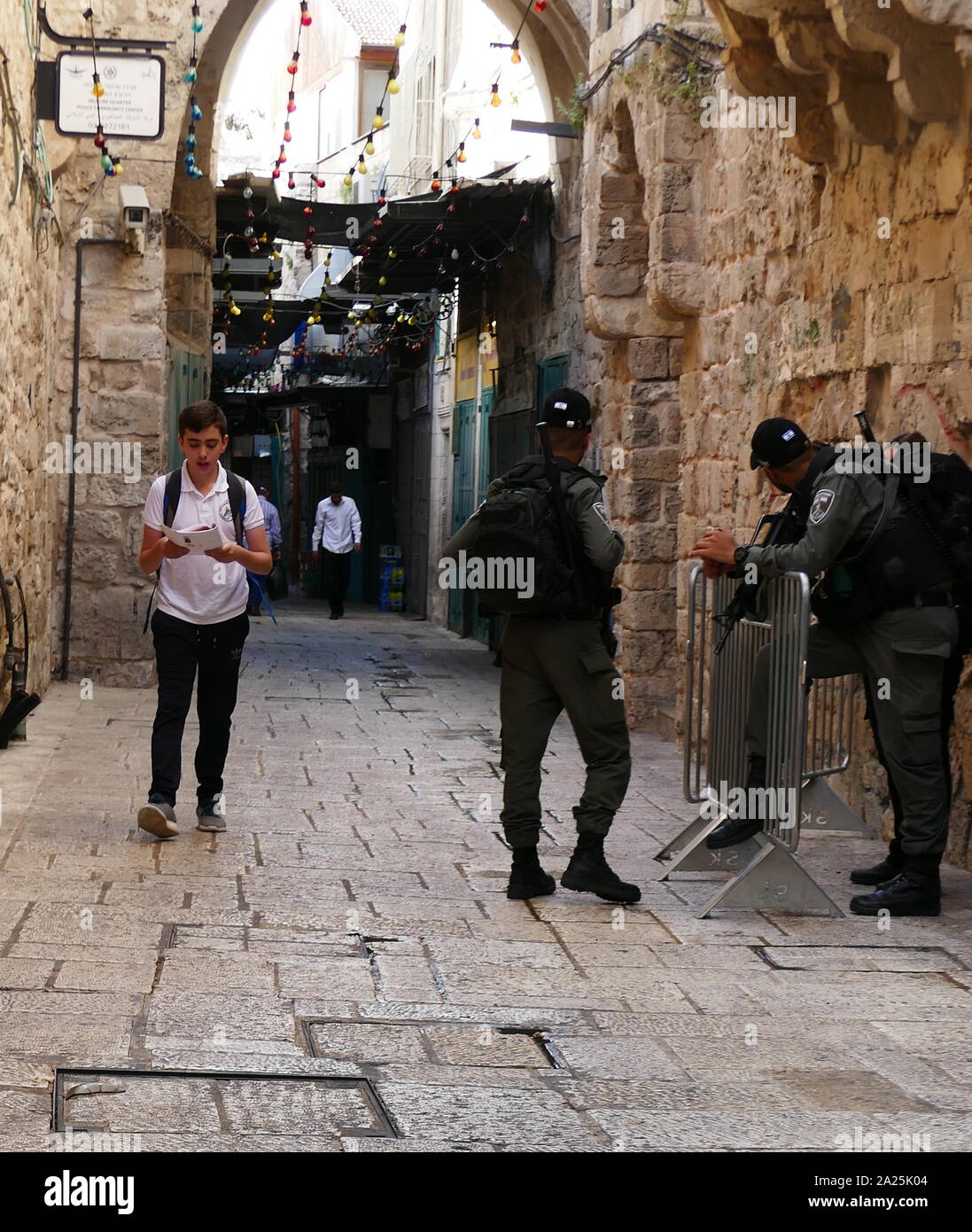 Idf soldier children hi-res stock photography and images - Alamy