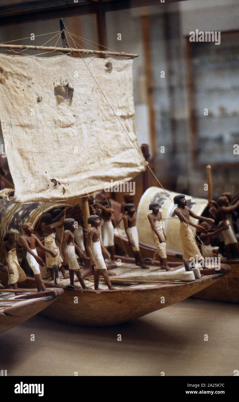 Funerary model of a boat with rowers. Tomb of Tutankhamen, Ancient ...