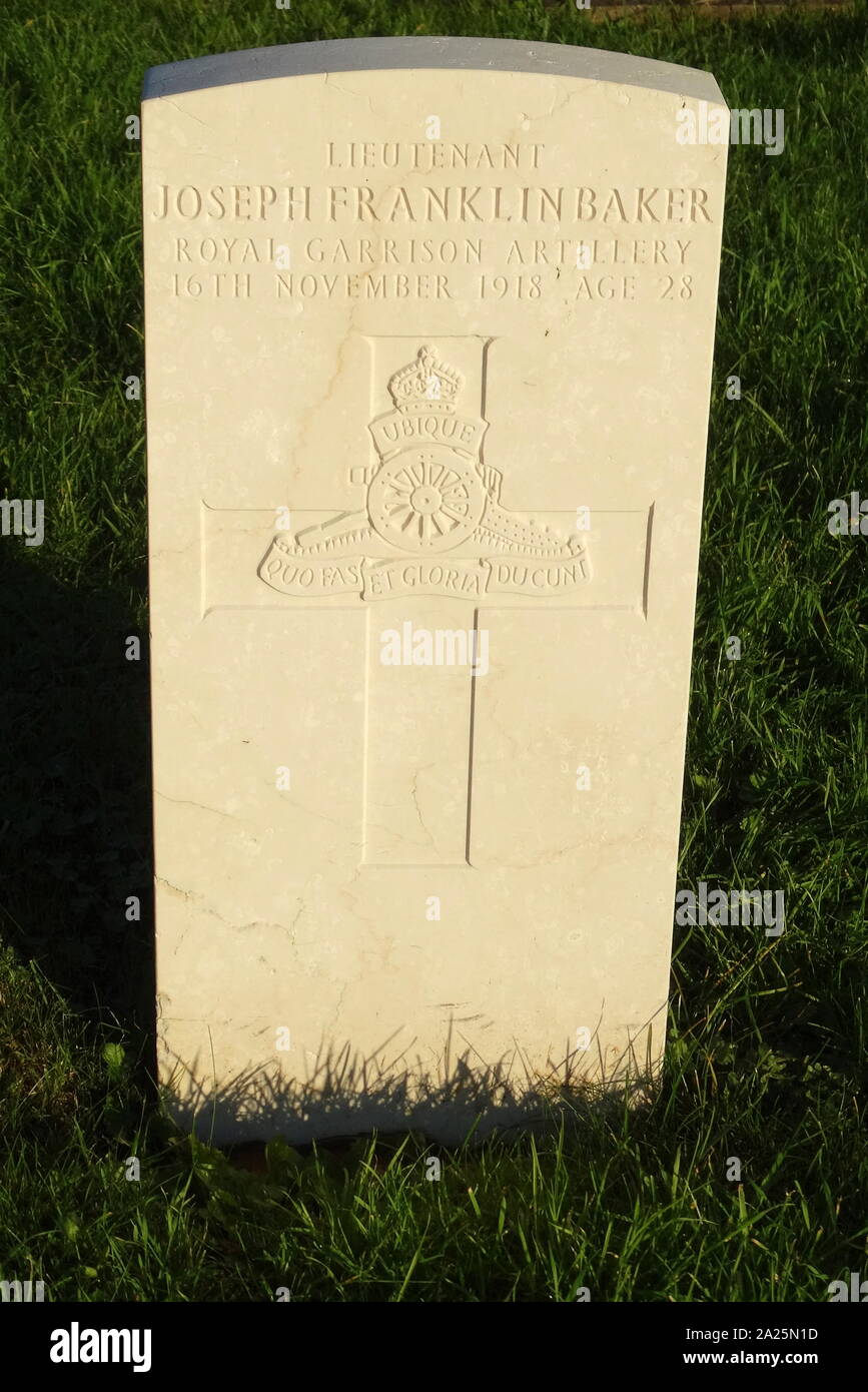 Military gravestone for Lieutenant Joseph Franklin Linkaker of the ...