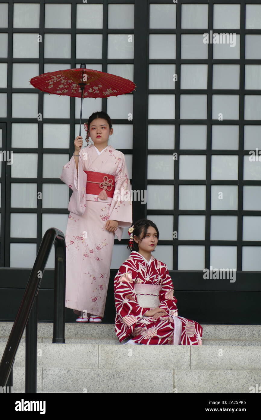 Women in temple hi-res stock photography and images - Alamy