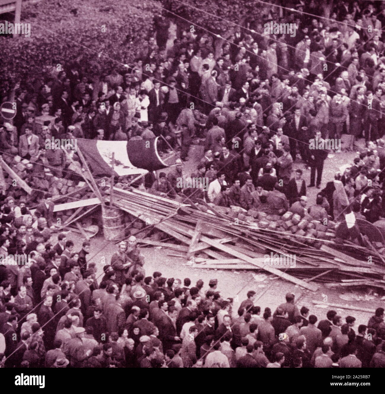 Diametrically opposed hi-res stock photography and images - Alamy