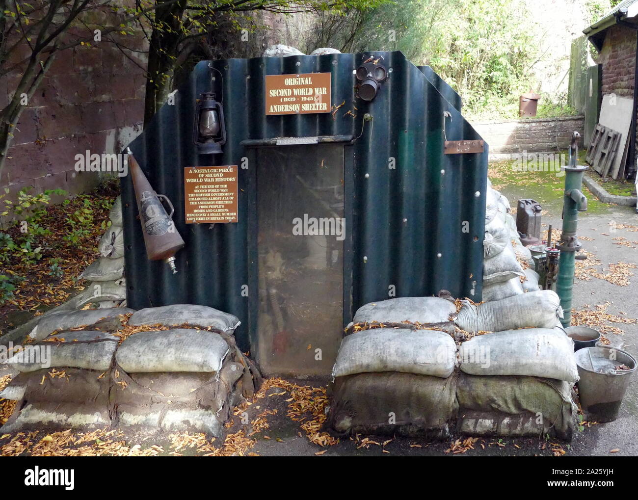 Anderson shelter hi-res stock photography and images - Alamy