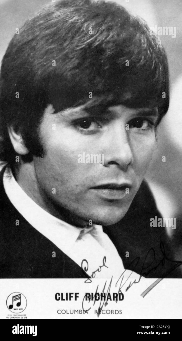 Singer actor cliff richard hi-res stock photography and images - Alamy
