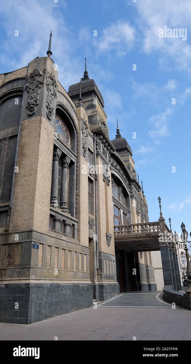 Opera house baku azerbaijan hi-res stock photography and images - Alamy