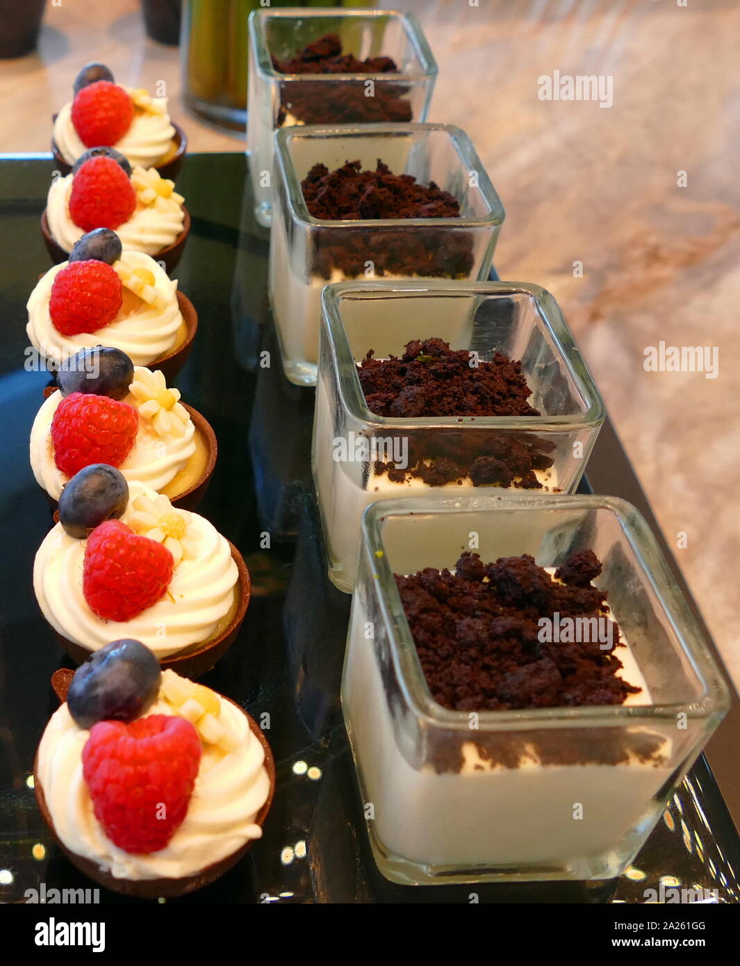 Freshly made Chinese cakes, Beijing restaurant, China Stock Photo - Alamy