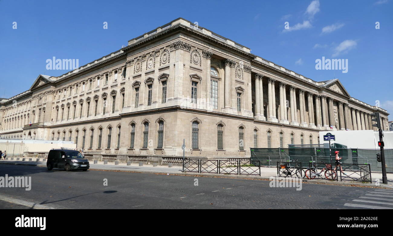 Louvre palace and museums hi-res stock photography and images - Alamy