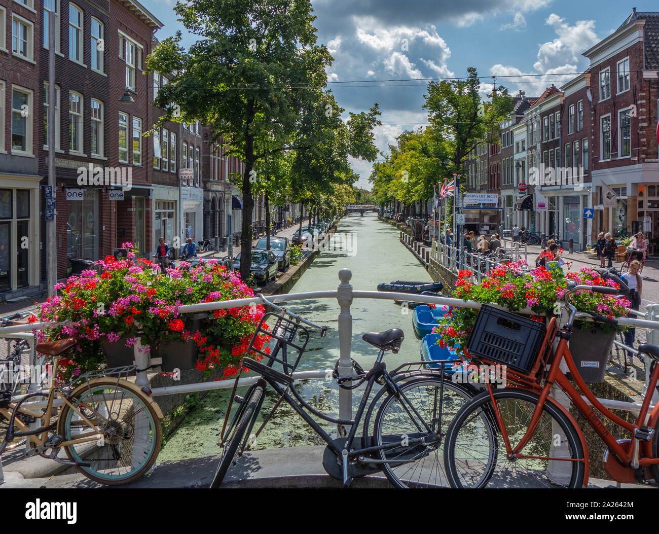 14 August 2019, Netherlands, Delft: A canal (a canal in Dutch cities ...