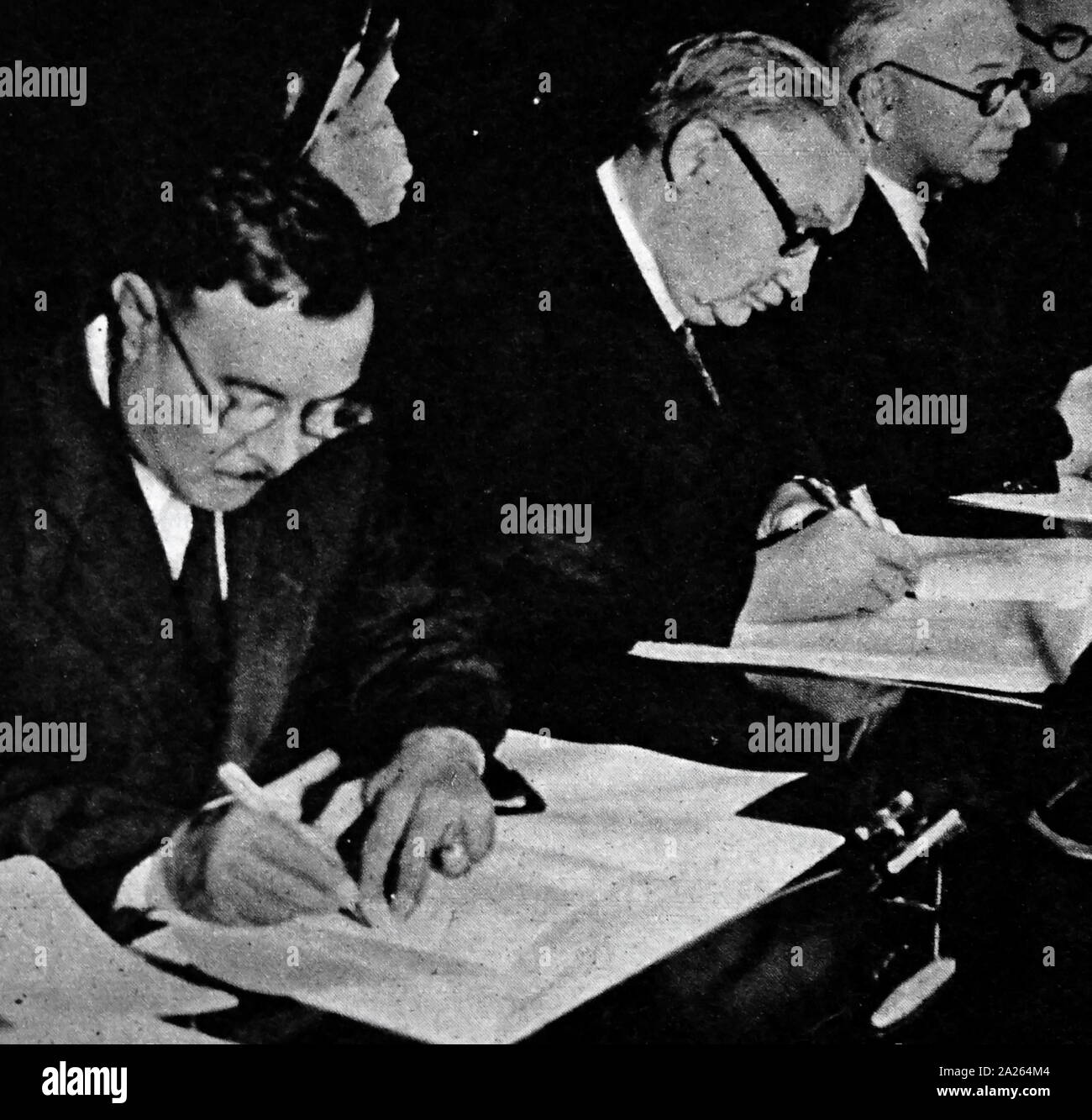 Anglo iraq treaty hi-res stock photography and images - Alamy