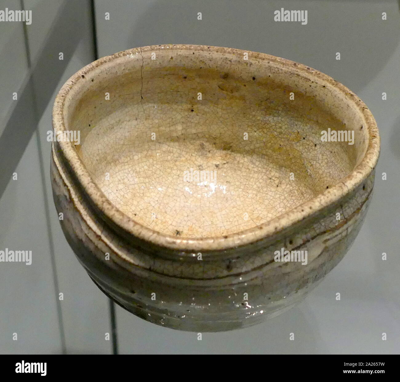 Buncheong stoneware hi-res stock photography and images - Alamy