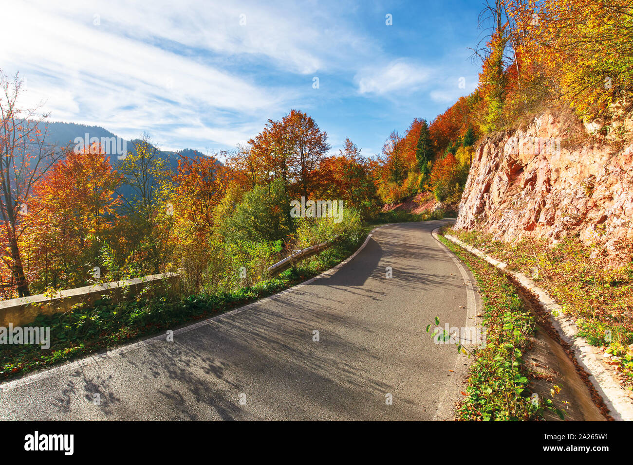 The narow winding hi-res stock photography and images - Alamy