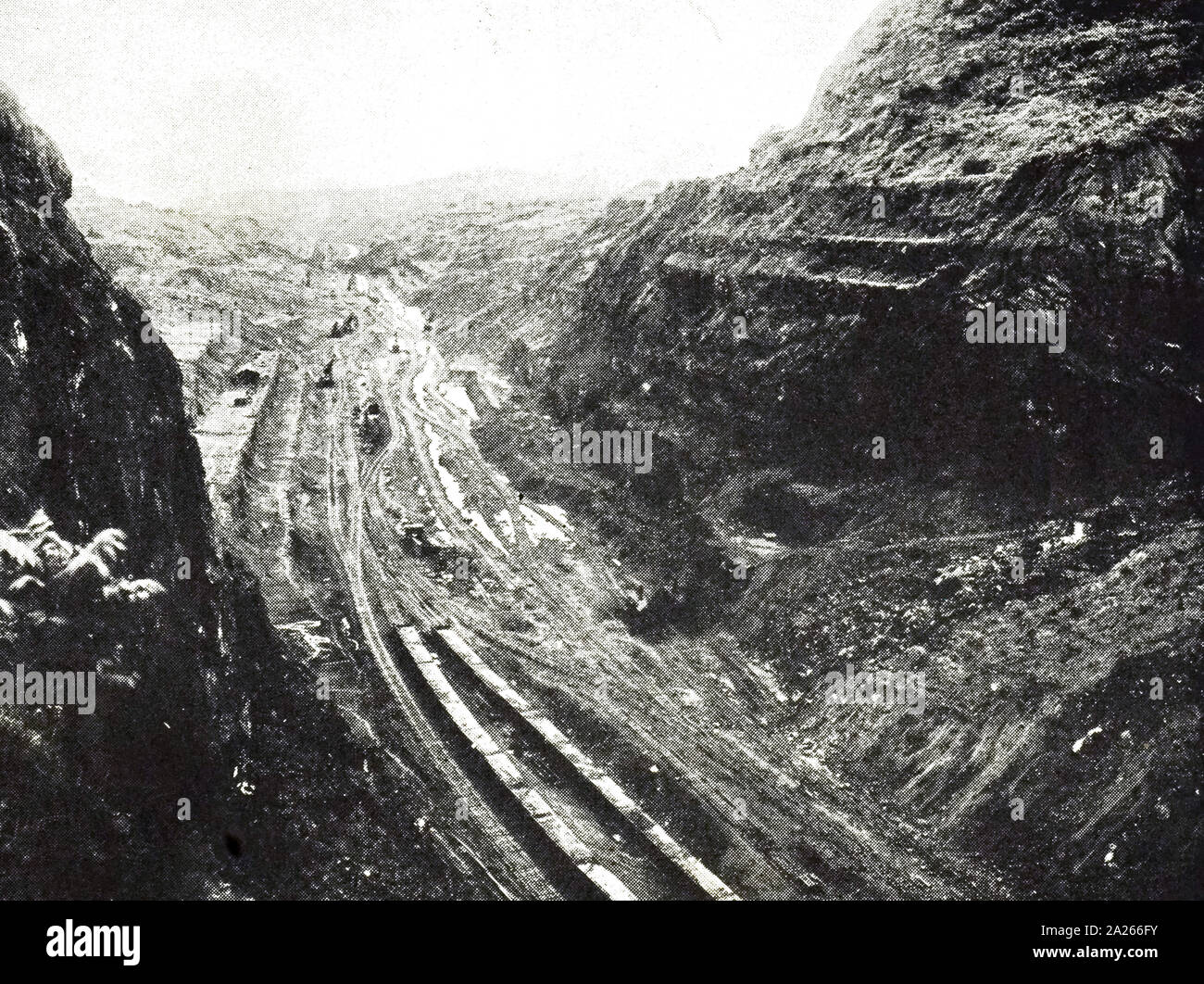 Culebra cut panama canal hi-res stock photography and images - Alamy