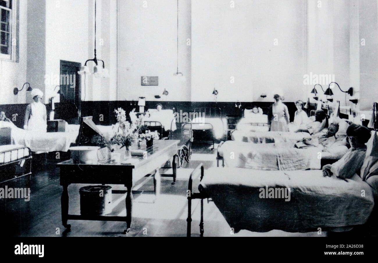 British nhs hospital hi-res stock photography and images - Alamy