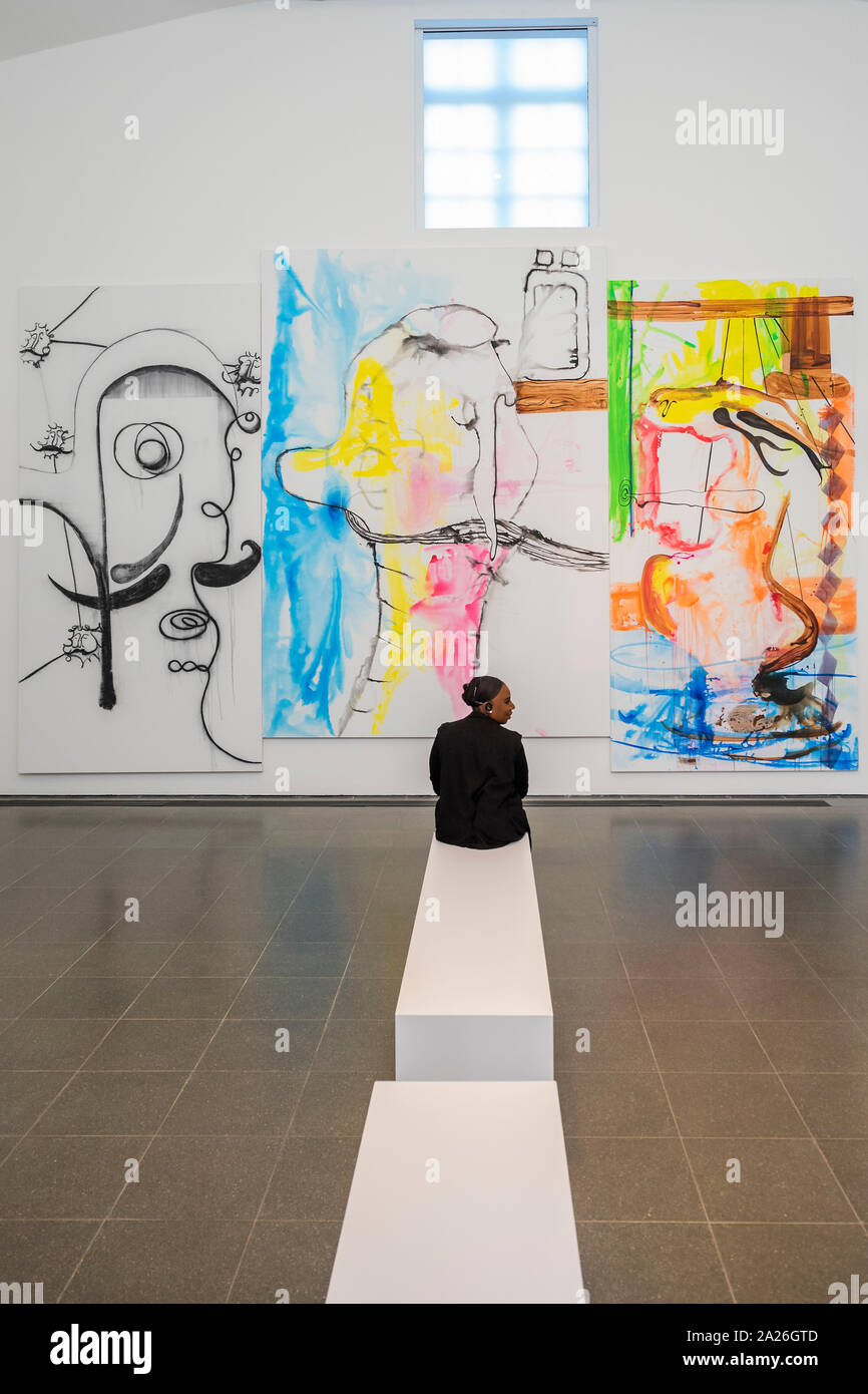 Interpreting art hi-res stock photography and images - Alamy