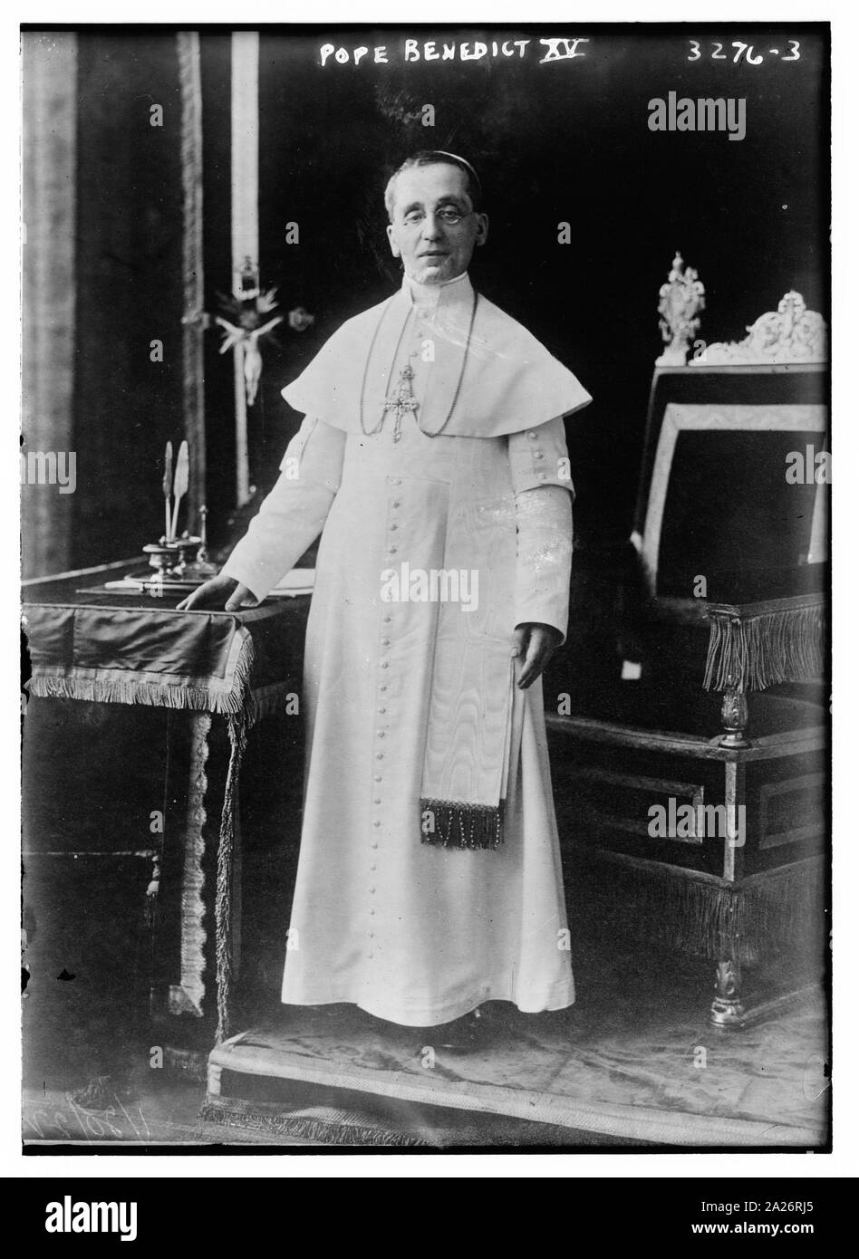 Pope clergy Cut Out Stock Images & Pictures - Alamy