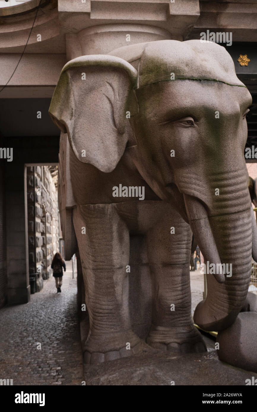 The giant gate hi-res stock photography and images - Alamy