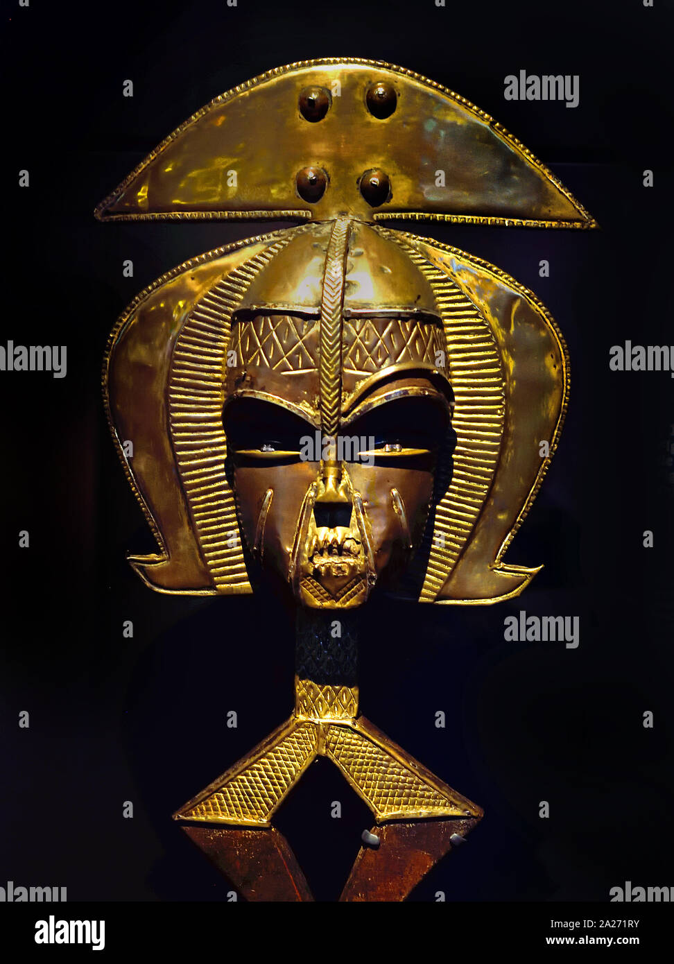 Ancestor figure, reliquary guardian,1850-1900 Kota, Boho Na Bwete ...