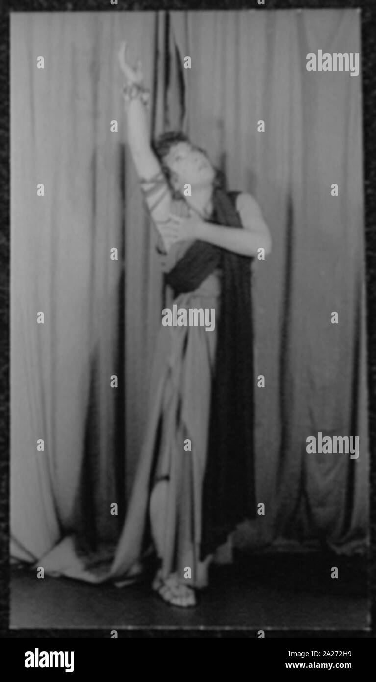 Judith anderson medea hi-res stock photography and images - Alamy