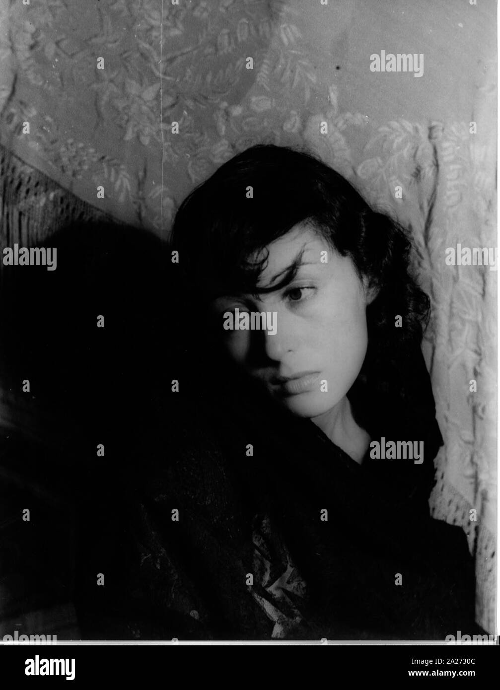 Luise rainer portrait hi-res stock photography and images - Alamy