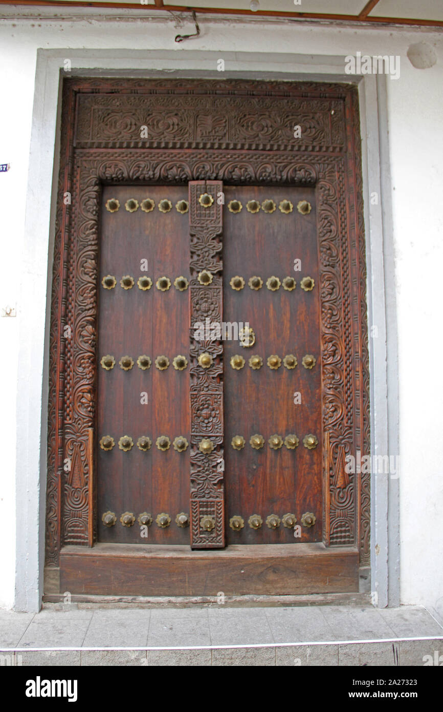 Arabic style door hi-res stock photography and images - Alamy