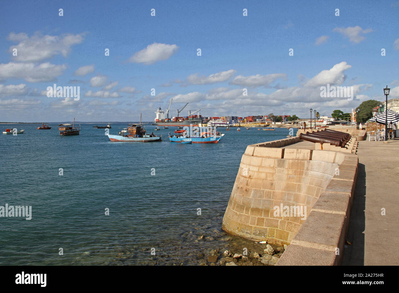 Old fashioned stone town hi-res stock photography and images - Alamy