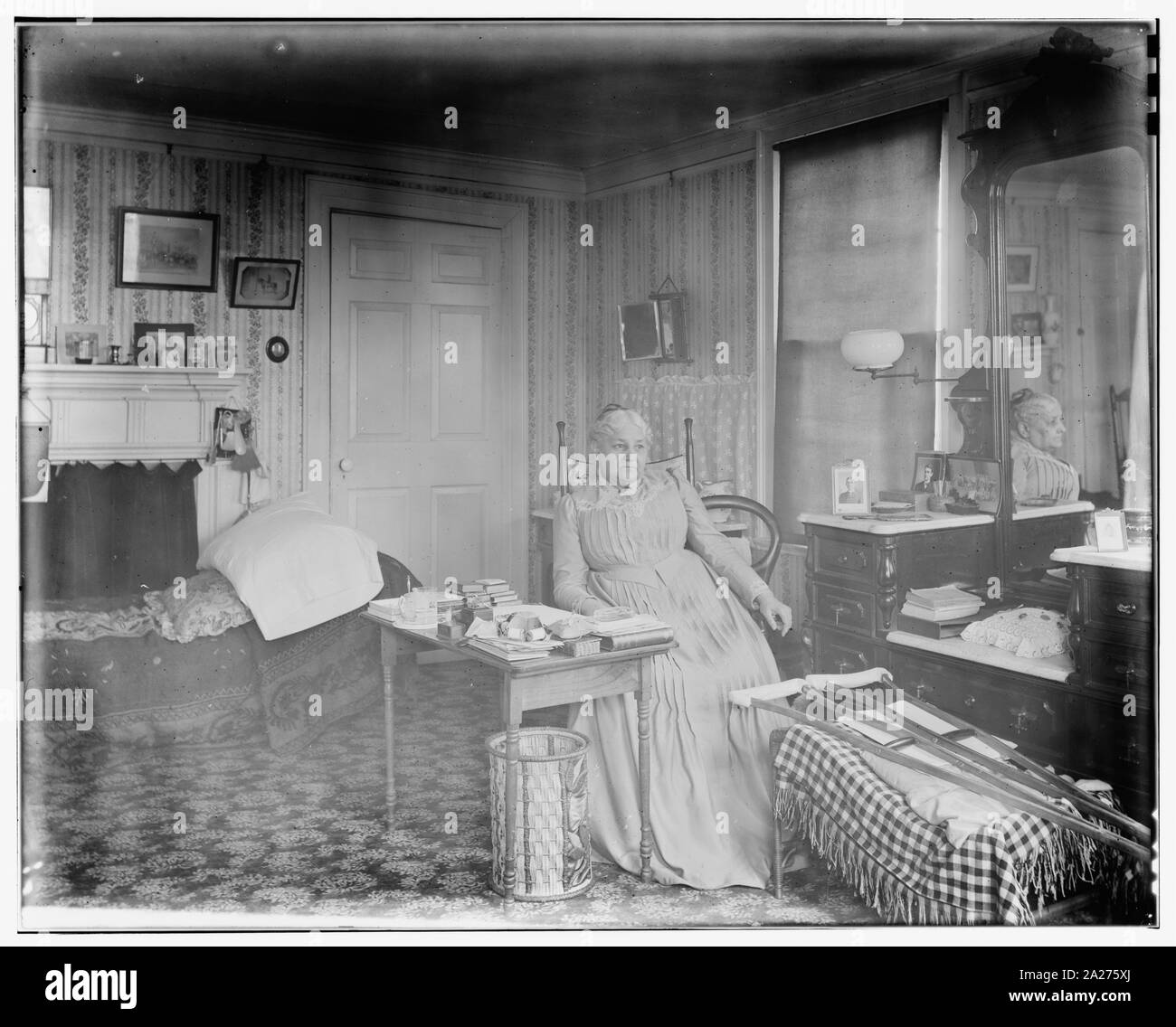 Vintage portrait elderly woman Black and White Stock Photos & Images ...