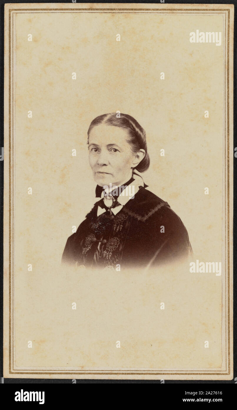 Portrait of an unidentified woman hi-res stock photography and images ...