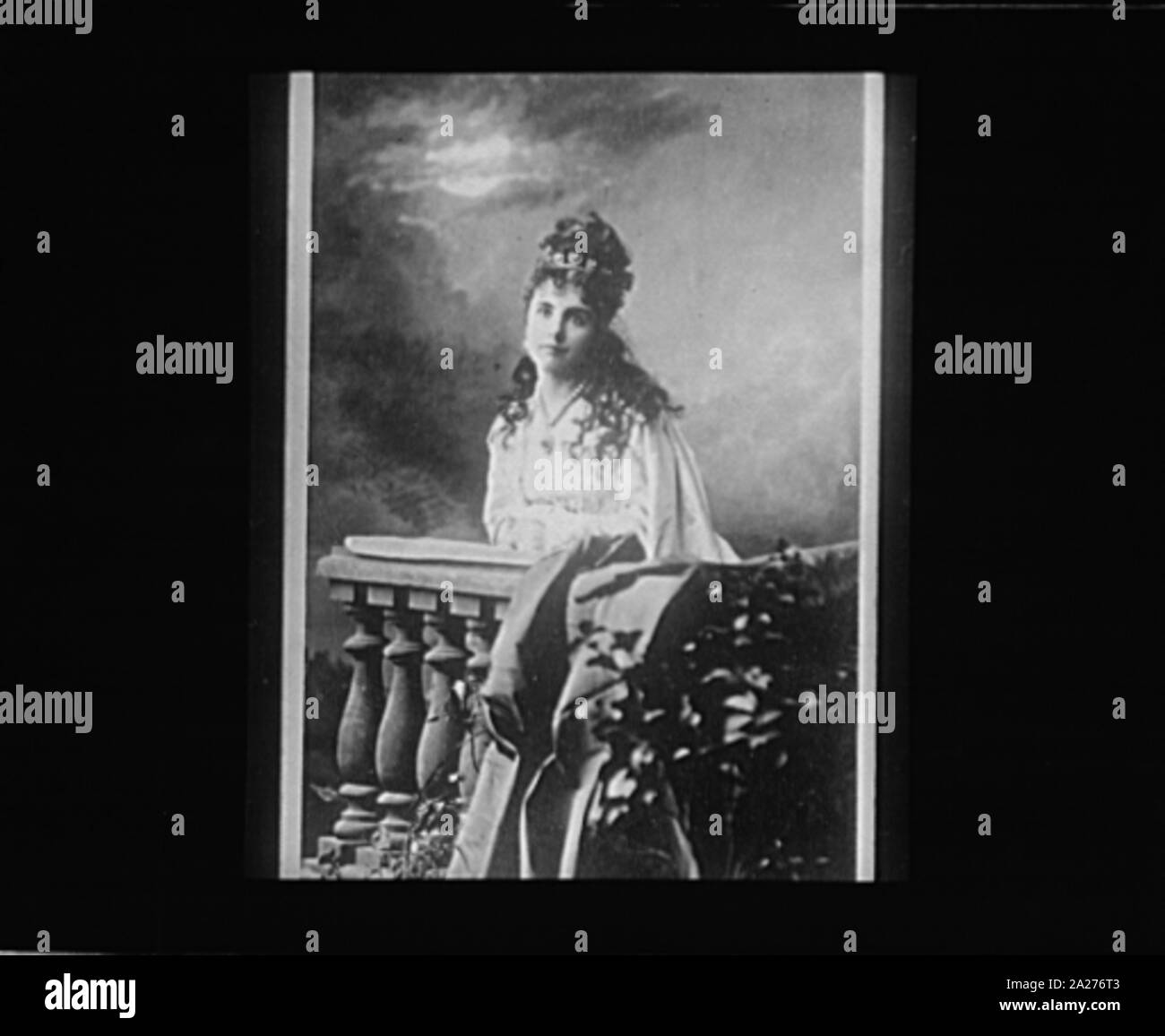 Portrait photograph of an unidentified woman Stock Photo - Alamy