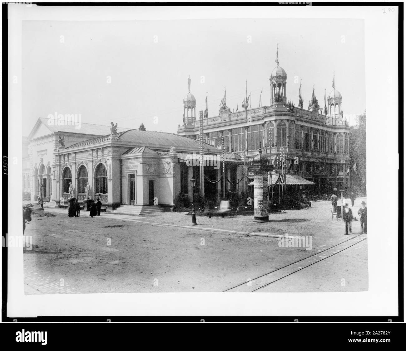 Post and telegraph building, left, restaurant on right, Paris ...