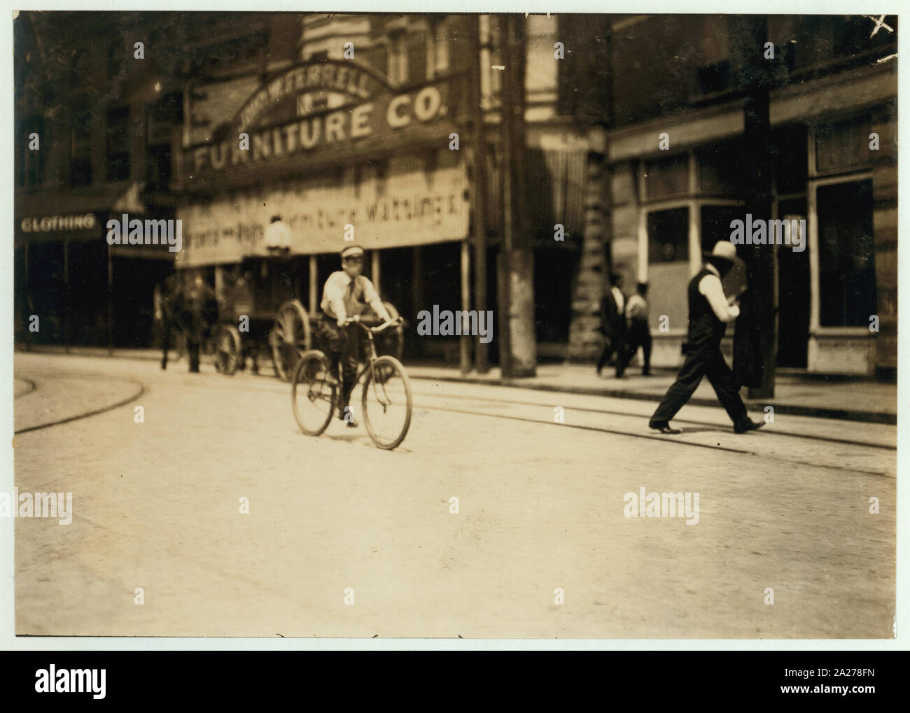 Telegraph boy hi-res stock photography and images - Alamy