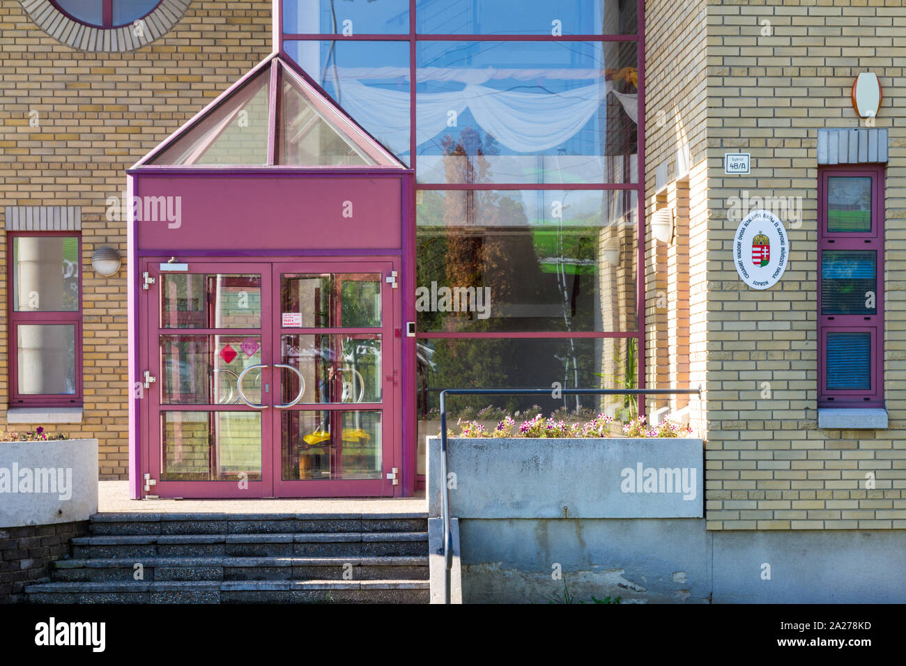 Kindergarten entrance hi-res stock photography and images - Alamy