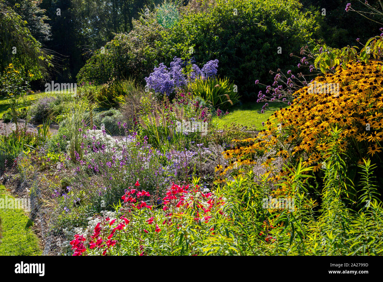 British mixed farm hi-res stock photography and images - Alamy