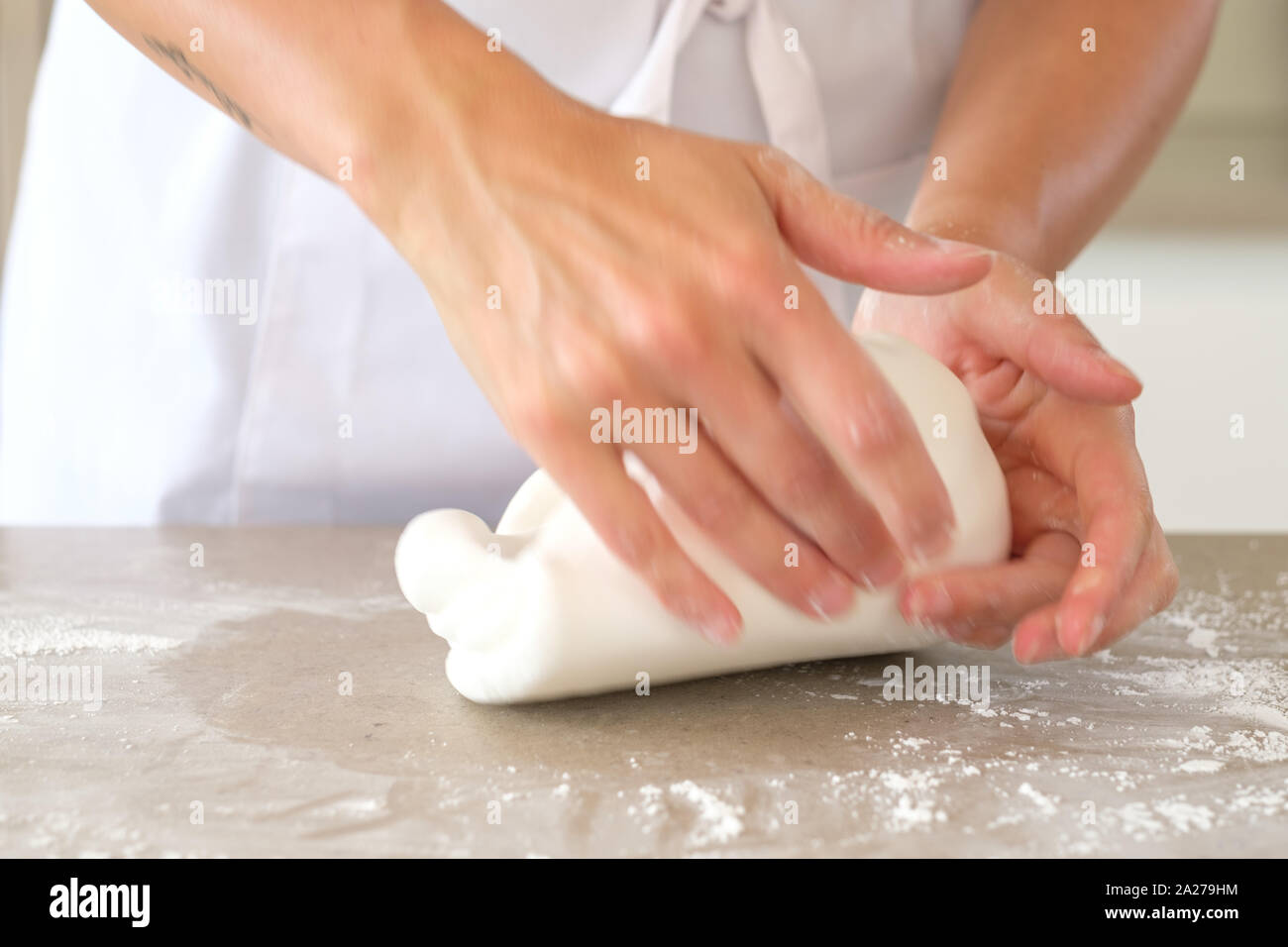 making and decorating a cake Stock Photo - Alamy