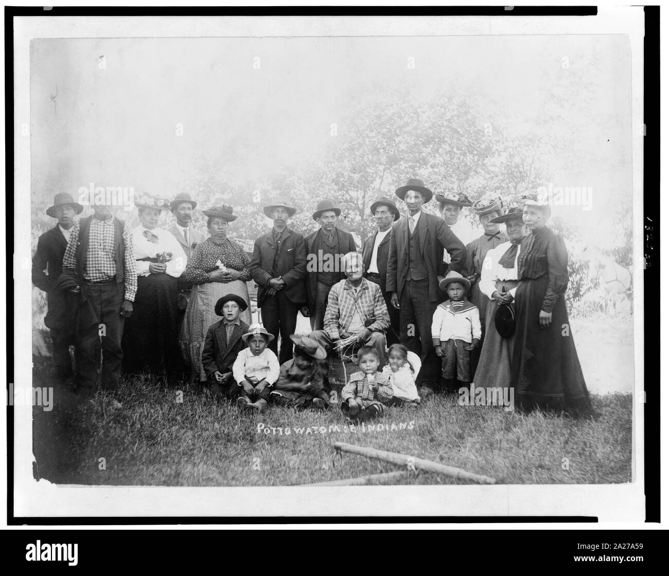 Native americans tribe indian Cut Out Stock Images & Pictures - Alamy