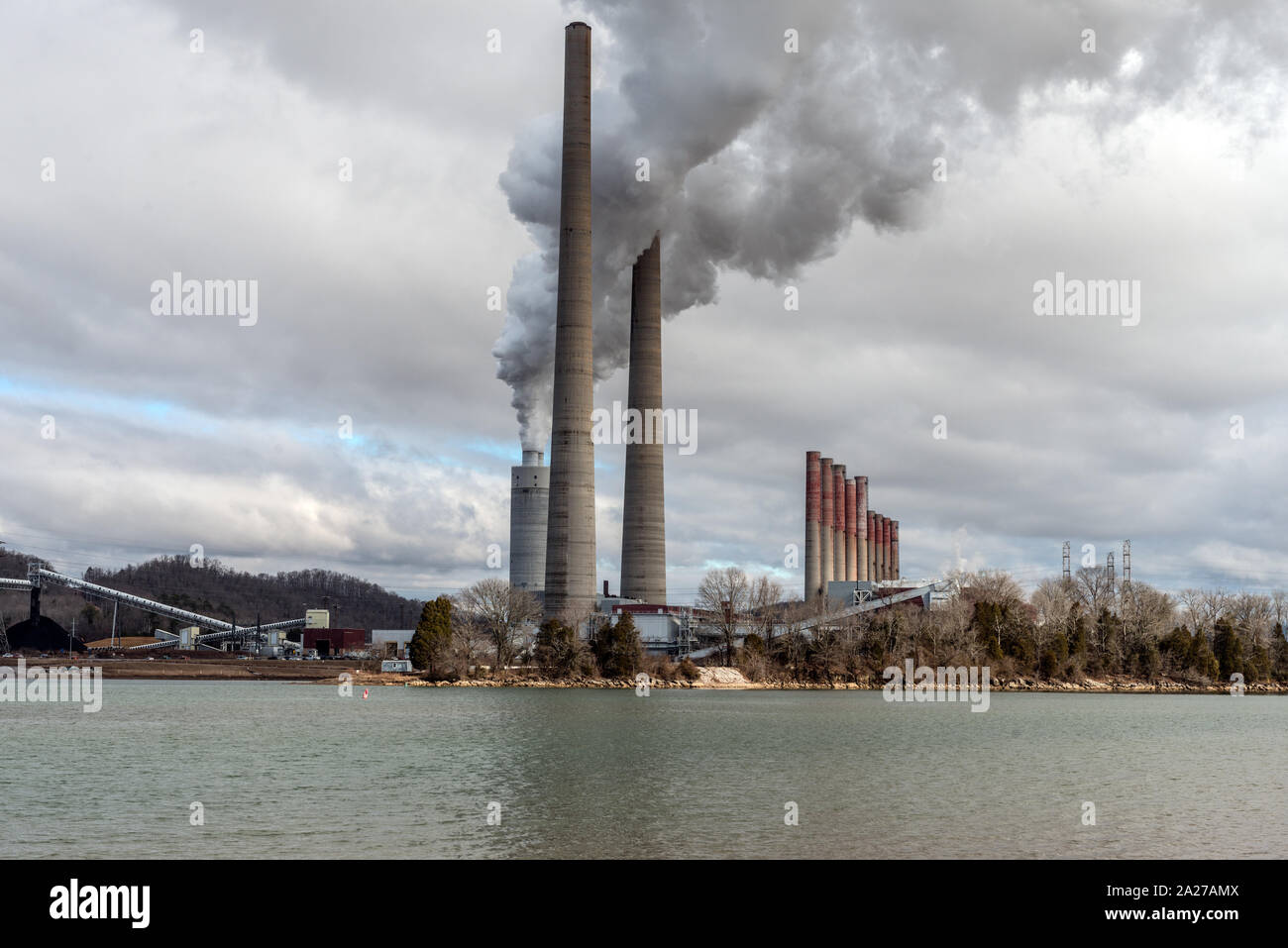 Electricity generation facility hi-res stock photography and images - Alamy