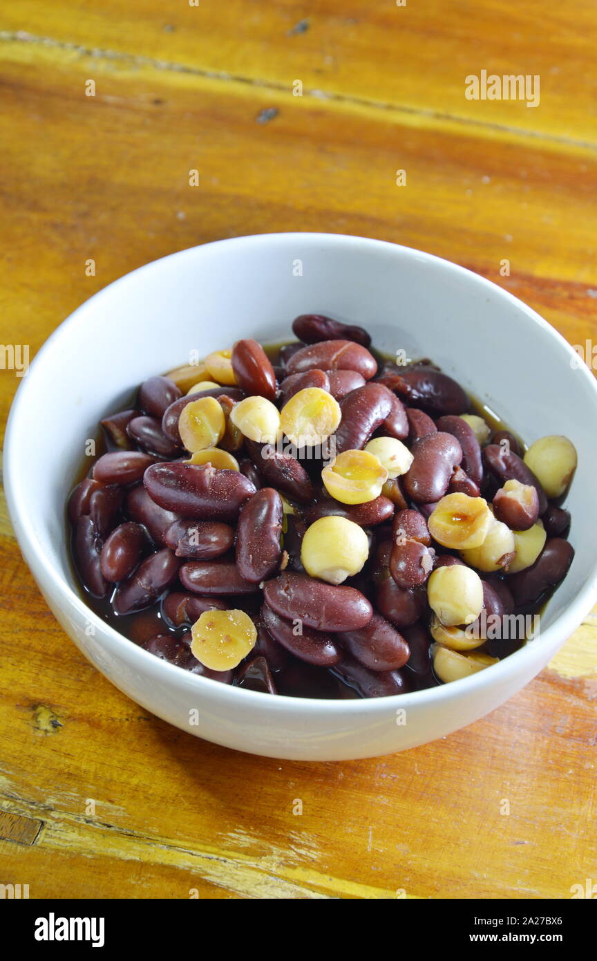 boiled hot red bean and lotus seed in syrup on bowl Stock Photo - Alamy