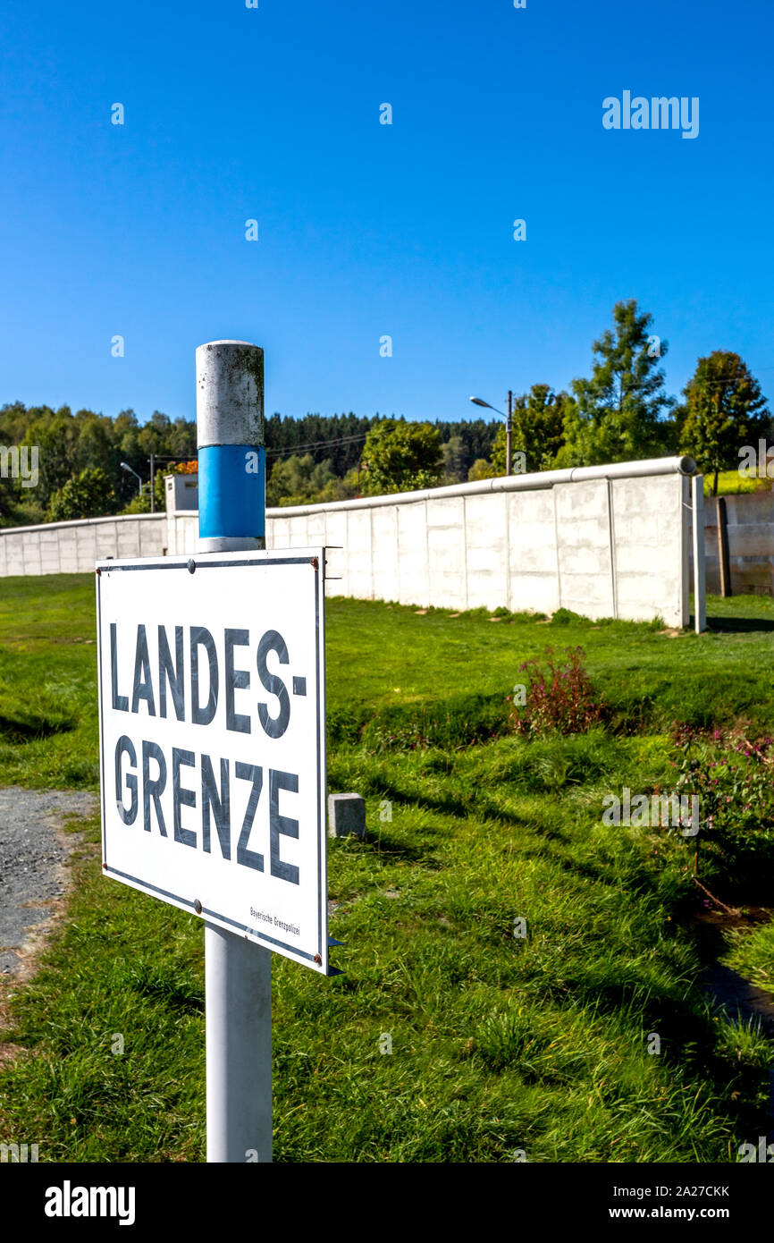 Inner boarder in Germany in Moedlareuth, Germany Stock Photo - Alamy