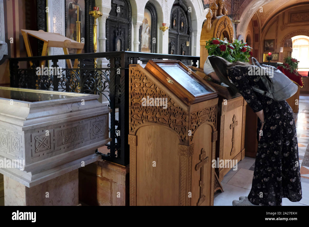 Orthodox kissing an icon hi-res stock photography and images - Alamy