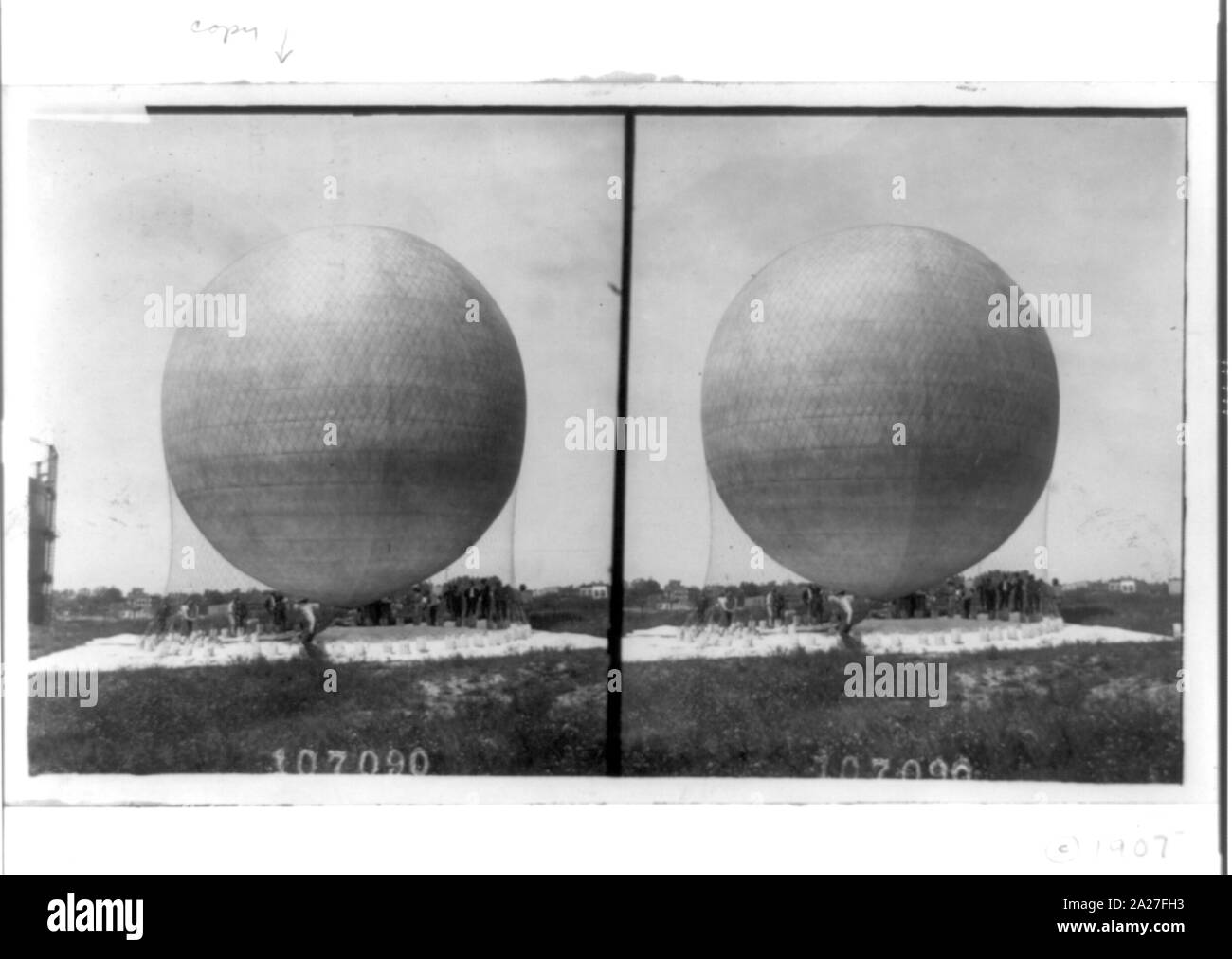 Preparing for a U.S. Signal Corps balloon ascension at Ft. Myer ...