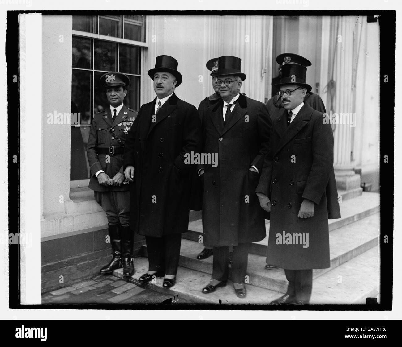 W 4 22 27 hi-res stock photography and images - Alamy