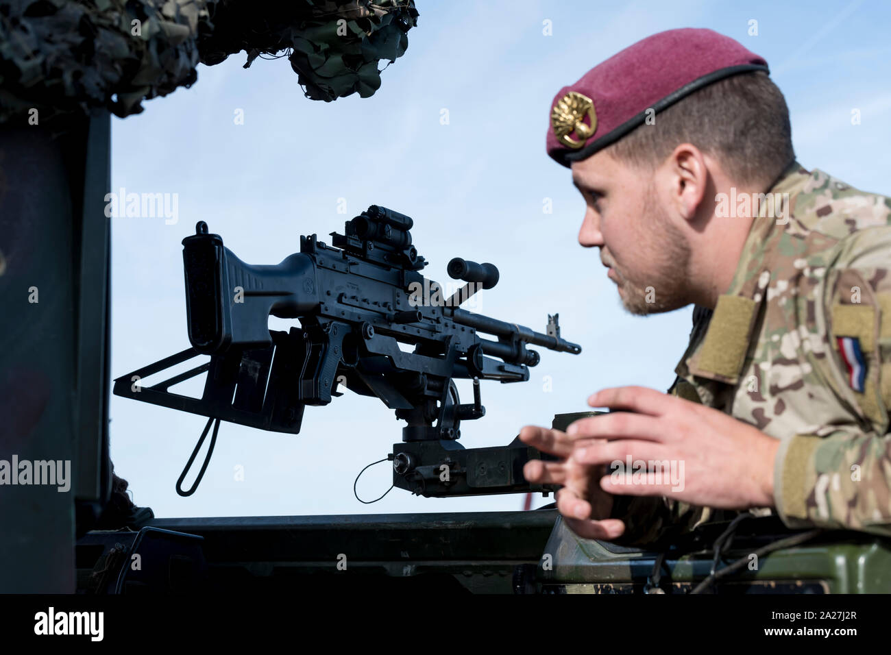 American army troops 2000 hi-res stock photography and images - Alamy