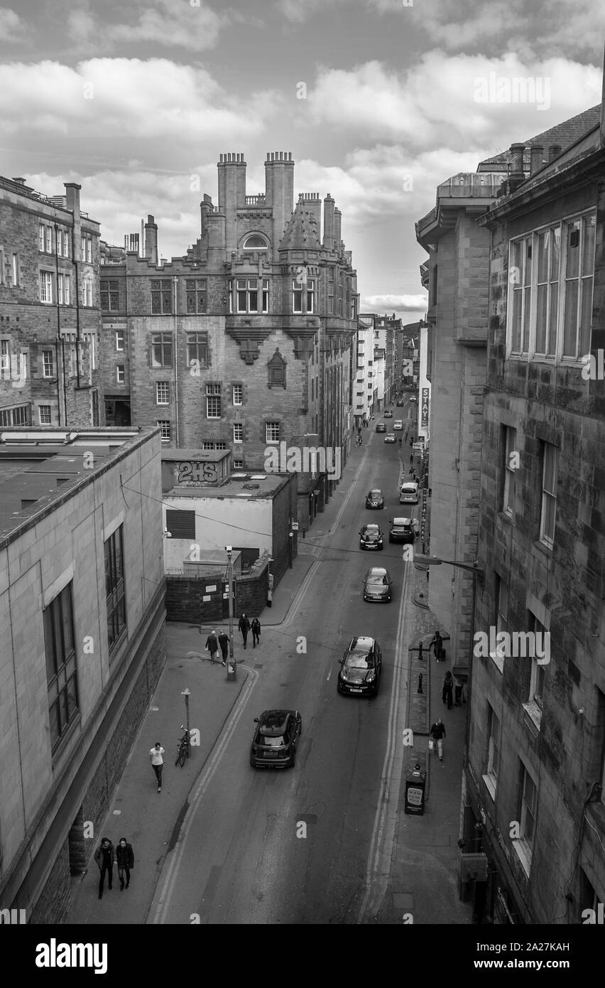 Cowgate edinburgh old town hi-res stock photography and images - Alamy